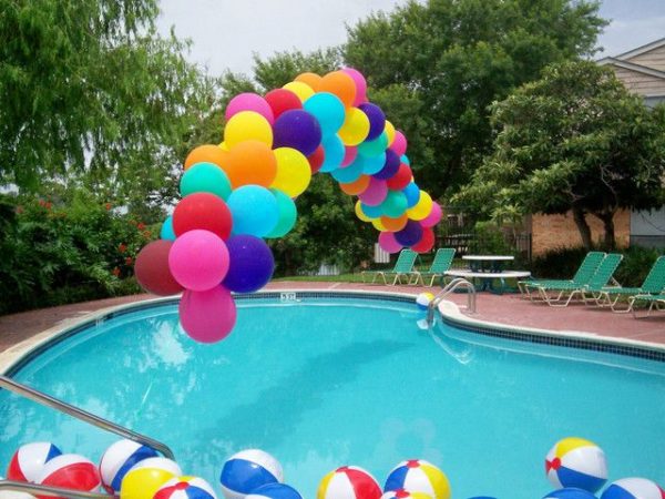 Awesome Balloon Pool Party Decorations Ideas for Adults – Balloon ...